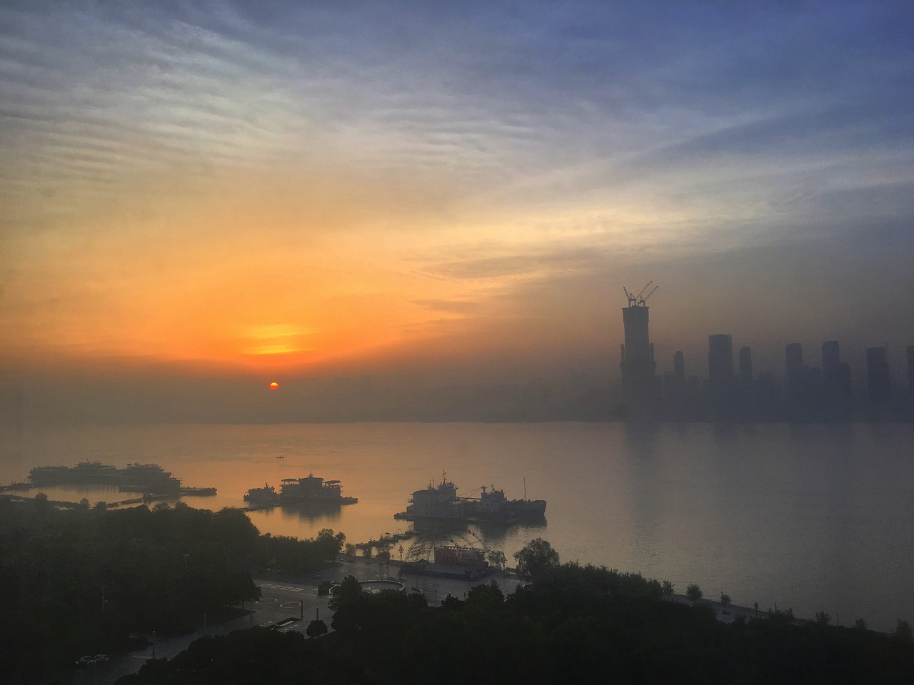 dawn – BIBLE – ADVENTURE